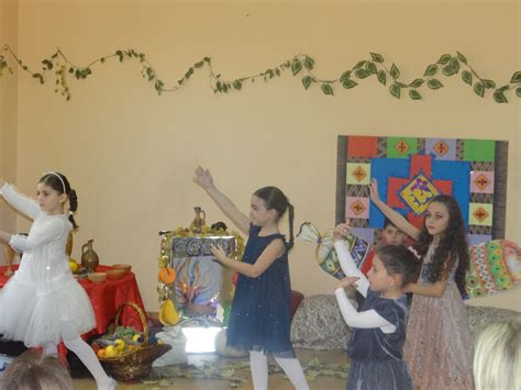 თეატრალური ღონისძიება სკოლაში ვემშვიდობებით შემოდგომას“