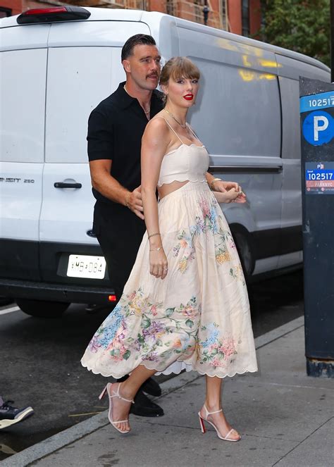 Taylor Swift Feet