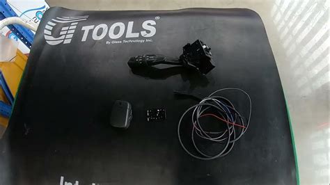 쌍용자동차 코란도 C 순정 오토라이트 레인센서 업그레이드 부품세트입니다 부품 장착이후 코딩작업을 진행하여 설치가 완료됩니다 장착과정은 하단 링크를 참조하시면 됩니다