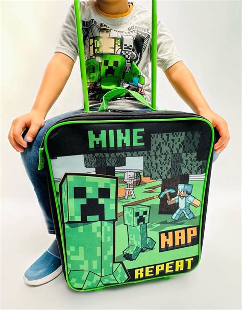 Minecraft Maletin De 14 Pulgadas Con Rodos Open Box