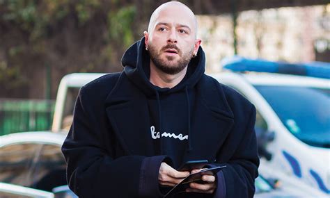 დემნა გვასალია Balenciaga ს ტოვებს და Gucci ის შემოქმედებითი დირექტორის ხდება ის თავისი