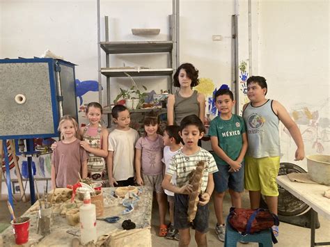 Roxicake Cucarachoxi Personaje De Fábrica De Ideas 3d Facebook