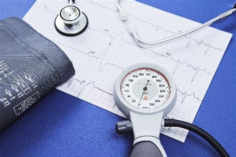 고혈압 65세 기준으로 위험 요인 다르다 당신의 건강가이드 헬스조선