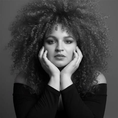 Prazer Dani Direção Criativa E Experiência De Marca Dani Lab • Threads Say More