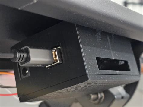 Arduino Uno R3 大尺寸外壳，带可调节安装位 来自 Zouz Makerworld：免费下载 3d 模型