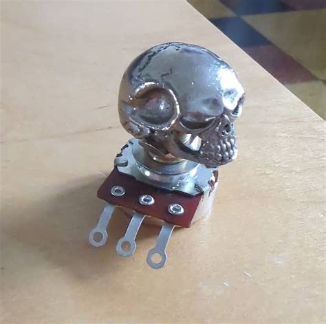 Bc Rich Skull Set Tuners And Knobs 2000 For Stratocaster Reverb