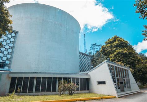 Centro De Física Instituto Venezolano De Investigaciones Ivic