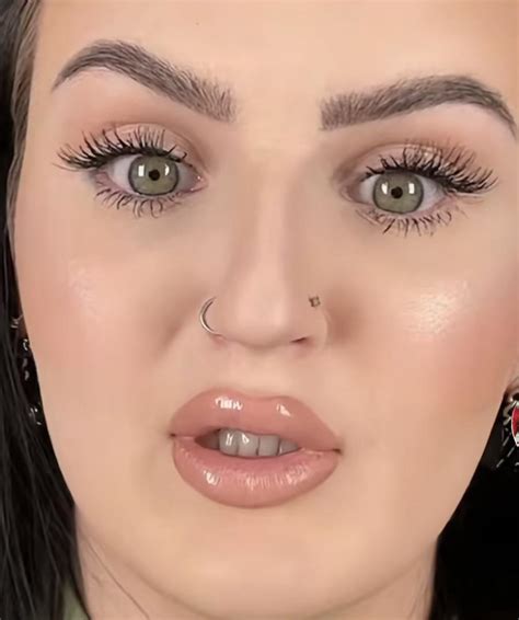 Clumpy Eyelashes Tumblr