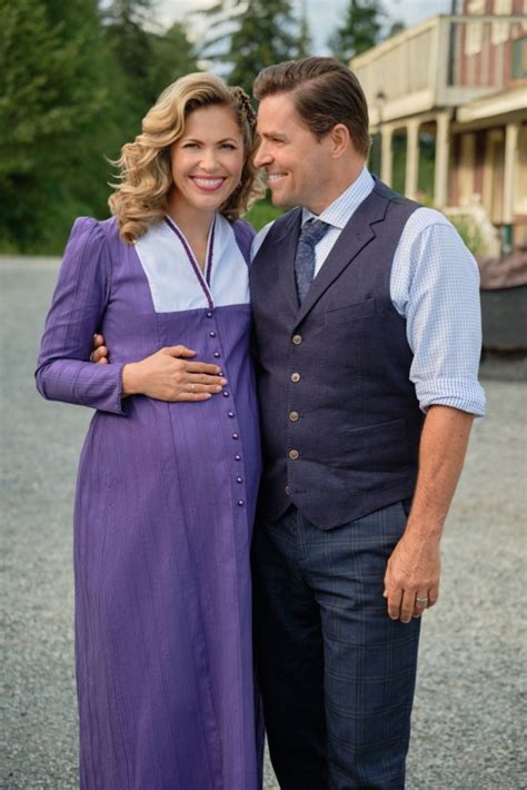 Pascale Hutton Get To Know The Hallmark Sweetheart Womans World
