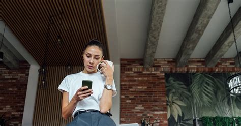 7 Texts To Send When Someone Is Being Passive Aggressive