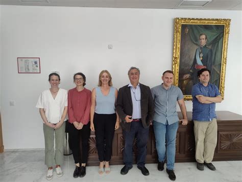 Siete Alumnas Os Del Máster En Relaciones Internacionales Y Migraciones Master In