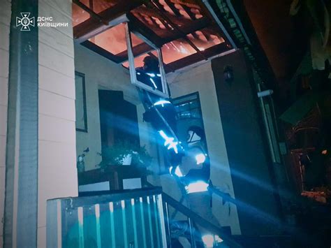 Під час обстрілу Київщини загинула жінка поранено двох рятувальників Читайте на Ukr Net