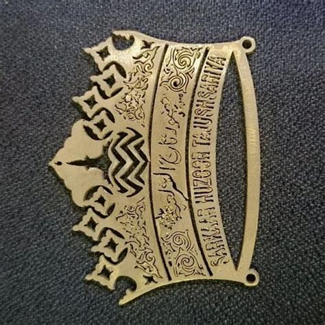 Golden Brass Crown Pendant At Rs 299piece In Mumbai Id 2853066932697