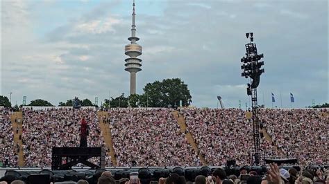 Taylor Swift And Olympic Tower All Too Well 4k Munich Youtube