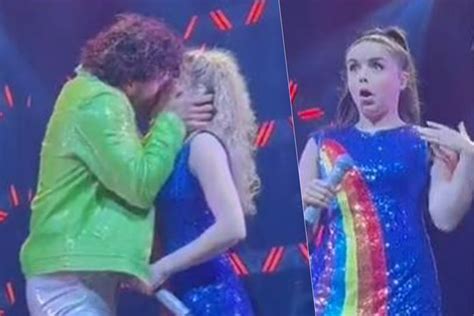 Kijk Tegenspeler Kust Julia Van K3 Vol Op De Mond En Dat Stond Niet In Het Scenario Bv Hln Be