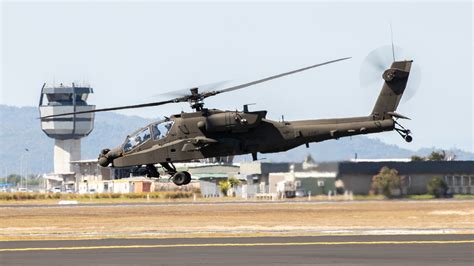 Australia Receives First Ah 64e Apache Helicopters The Aviationist
