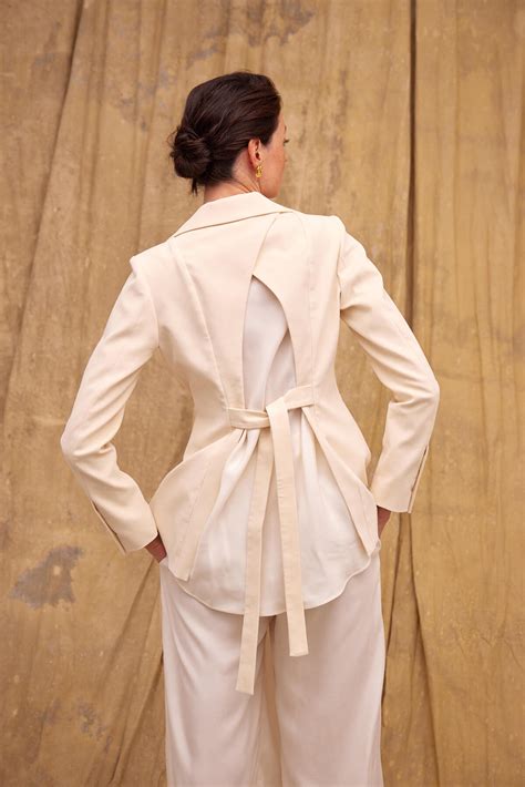 Жакет фрак · In