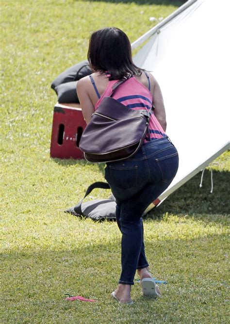 Courteney Cox Cougar Town Set Photos Los Angeles October 2014