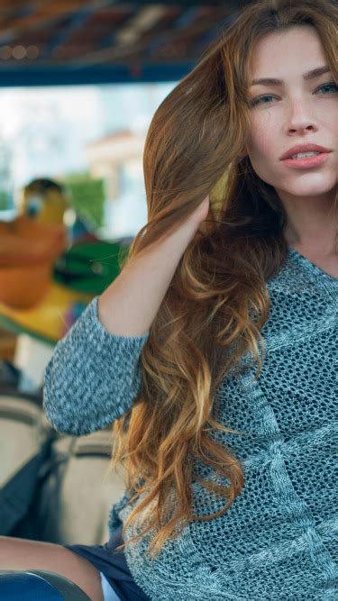 Download Wallpaper Look Park Hair Girl Attraction Beautiful Lyuda