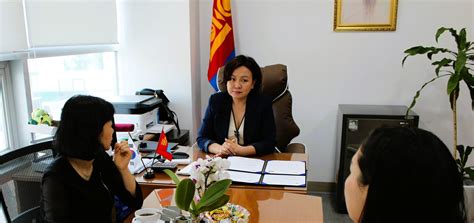 ХҮҮХЭД ХӨГЖЛИЙН МЭРГЭШСЭН ТӨВТЭЙ СЭРГЭЭН ЗАСАХ ТУСЛАМЖ ҮЙЛЧИЛГЭЭНИЙ ЧИГЛЭЛД ХАМТРАН АЖИЛЛАНА