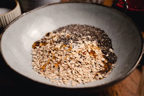 Easy Chia Seed Oatmeal Recipe Ready In 5 Minutes Raepublic