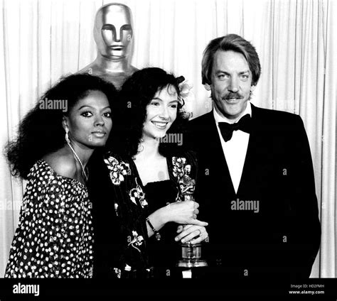 Mary Steenburgen With Her Academy Award For Melvin And Howard Flanked By Diana Ross And Donald