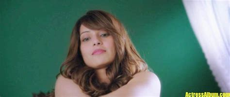 Bollywood Spicy Actress Bipasha Basu Sexy Stills Actress Album