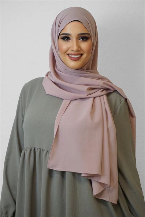 Neue Hijab Kollektion Modische And Stilvolle Hijabs Im Neuen Stil