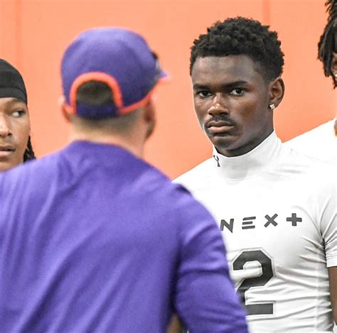 Four Star Wr Dillon Alfred Picks Ole Miss Football Over Clemson Rejoins Lane Kiffins Class