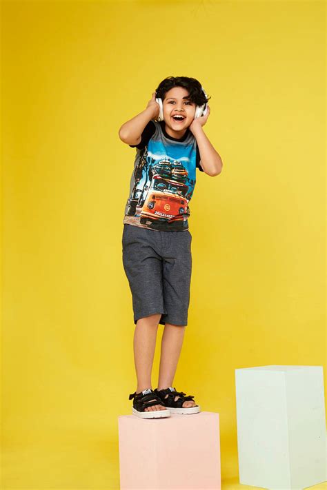 De Moza Identity Model Management