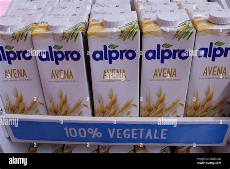 Alpro milch -Fotos und -Bildmaterial in hoher Auflösung – Alamy