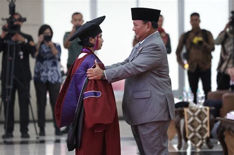 Wisuda 573 Mahasiswa Unhan Prabowo Sebut Indonesia Harus Kejar Penguasaan Stem