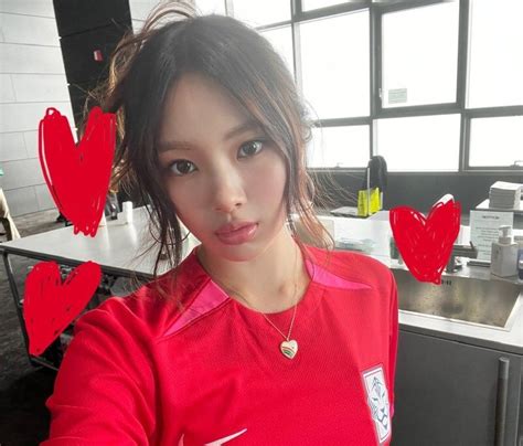 뉴진스 혜인 4세대 걸그룹 얼빡샷 셀카 오늘의짤방