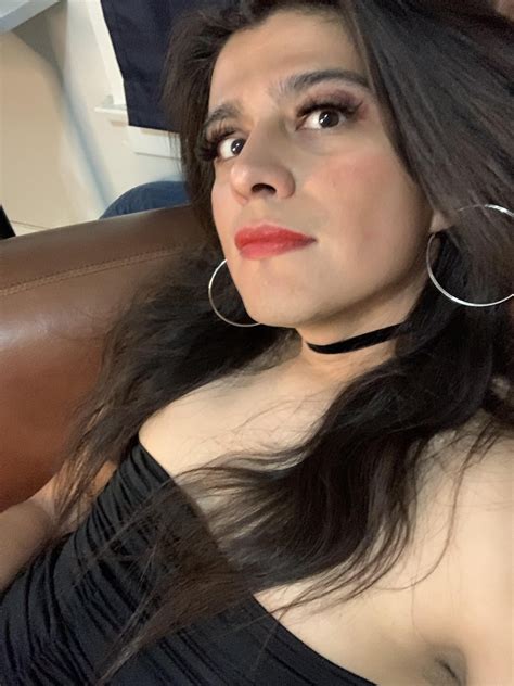 First time posting with make up please be nice : r/crossdressing