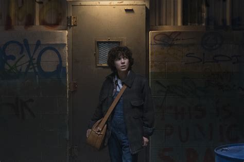 The Stranger Things Costume Designer Walks Us Through The Sequel S Wardrobe Clues Fashionista