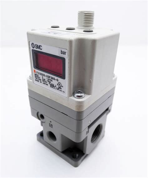 SMC ITV2030-33F3N3-Q 0.05 - 5bar DC24V Elektropneumatischer Regler ...