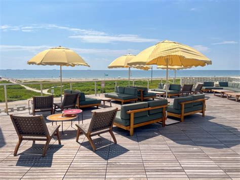 Best Bars In Galveston Texas For Cocktails Brews And Views