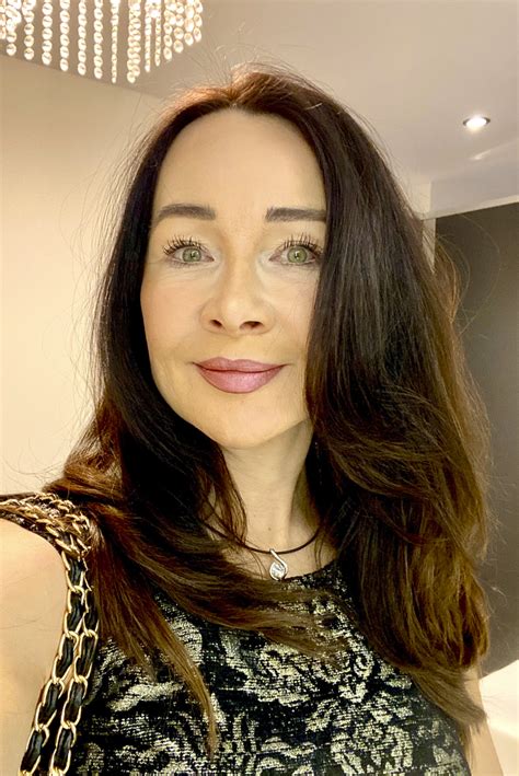 Model Buchen Sedcard Von Fotomodel Roberta Goodphoto