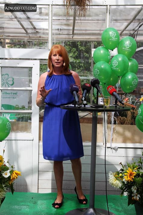 Annie L F Feet Aznudefeet