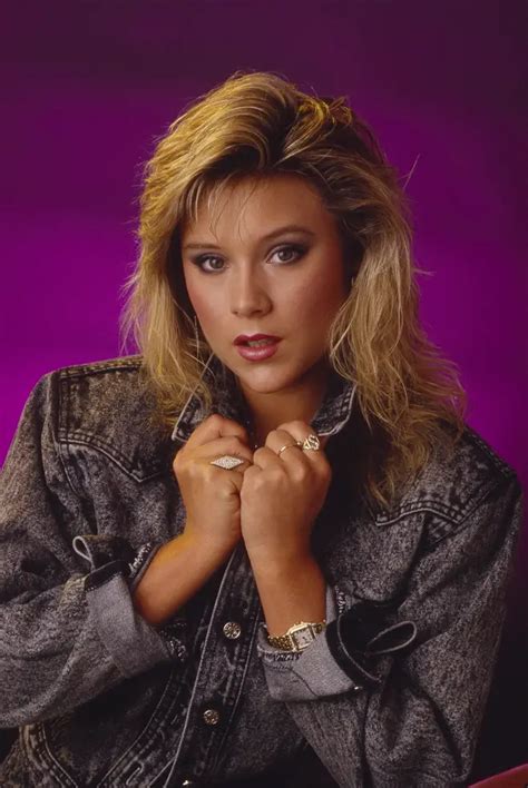 Samantha Fox Facts Model And Singers Age Wife Songs And Career