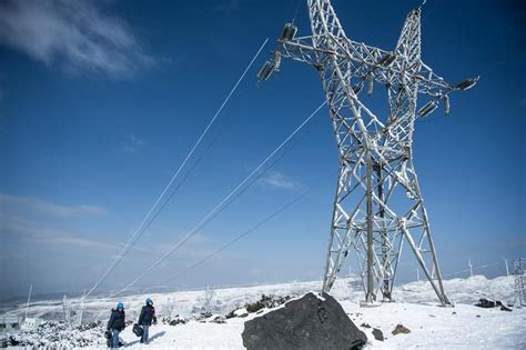 กุ้ยโจวใช้ หุ่นยนต์ ลาดตระเวนตรวจสอบสถานีไฟฟ้า