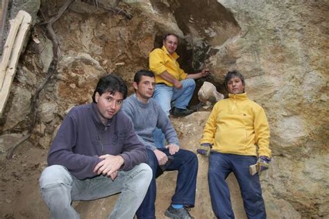 Раменна кост от мамут откриха в Пиргово Галерии снимка 1 от 2 Inews Bg