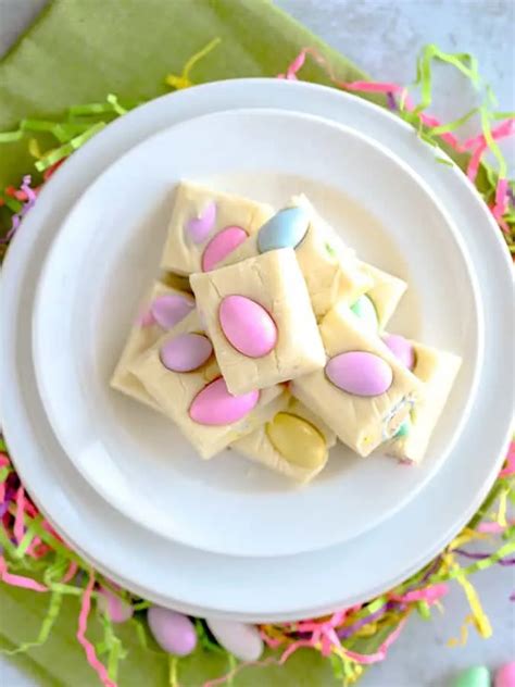 Easter White Chocolate Fudge 3 Ingredients Video