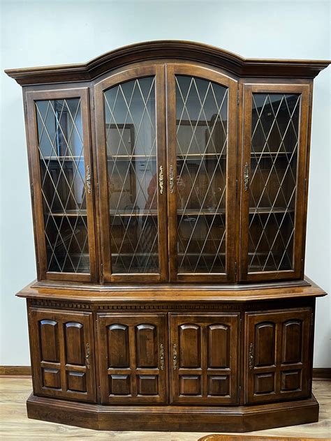Ethan Allen China Hutch