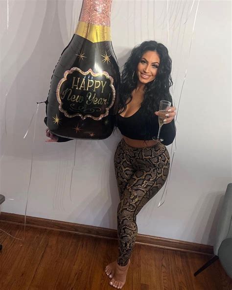 Pin By Aliyah Warren On Tracy Dimarco Tracy Dimarco Happy New Girl