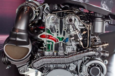 Mercedes-AMG M139 ，新世代最强2.0涡轮引擎 | automachi.com
