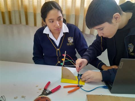 3er Grado De Secundaria Proyecto “construimos Un Semáforo Con Arduino Uno” Colegio América