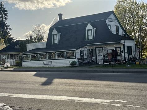 The Aurora Colony Pub Updated April 2026 51 Photos And 81 Reviews