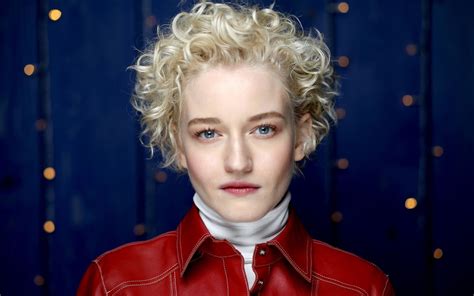 Julia Garner Will Play Madonna In The Biopic About The Queen Of Pop