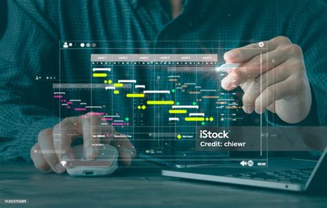 가상 화면에서 Gantt 차트 계획을 업데이트하는 프로젝트 관리자 및 회사 비즈니스 프로젝트 관리 시스템을위한 일정 인터페이스로